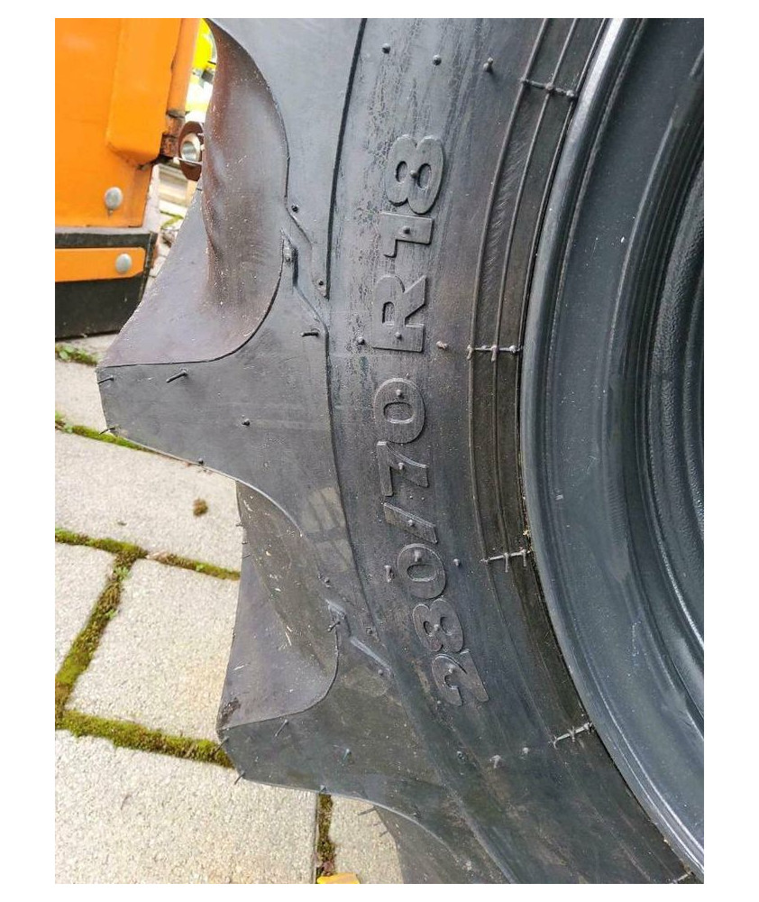 Traktor Schlepper Bulldog Branson 2500L 25PS