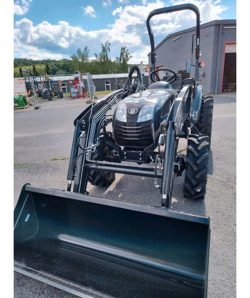 Traktor Schlepper Bulldog Branson 2500L 25PS