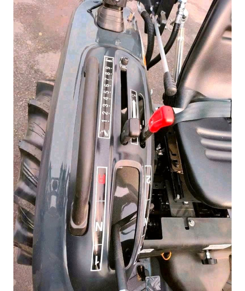 Traktor Schlepper Bulldog Branson 2500L 25PS